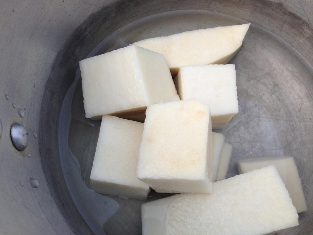 Lemon grass flavored Yam and Fish Peppersoup – Top Nigerian Food Blog